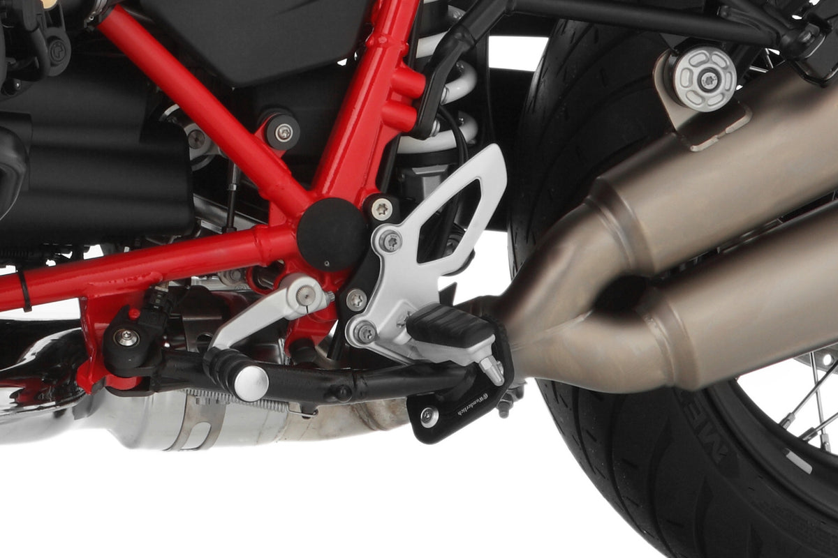 BMW R Nine T Ergonomics - Footrest Lowering Kit